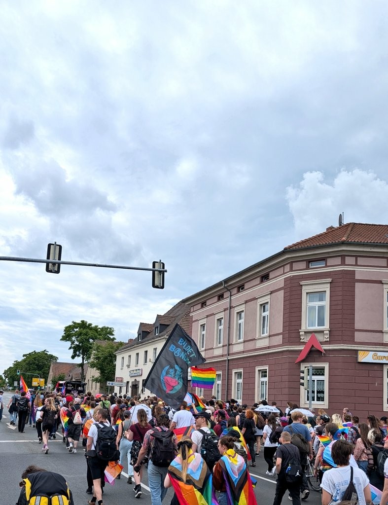 Pixel_Roulette: „13:30 Vor wenigen Minuten hat sich der @csd_riesa ...